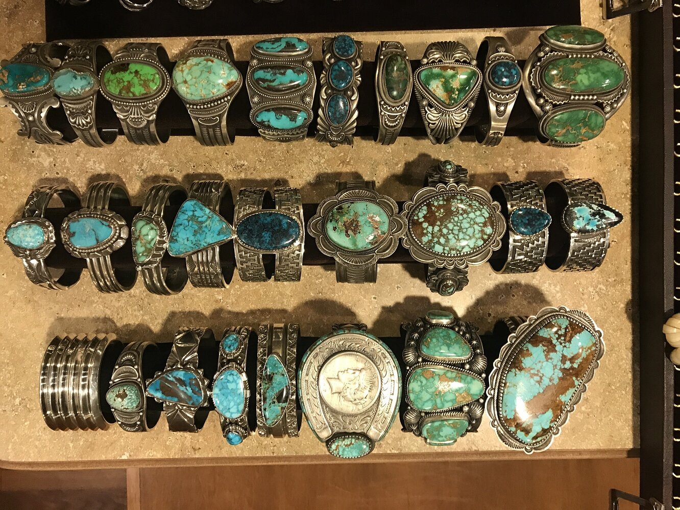 Navajo Hallmark - Identifying & Discovering - Turquoise People