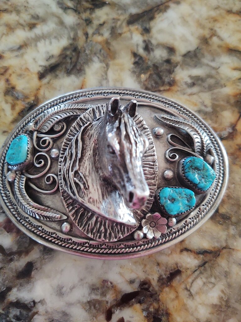 Need help identifying this belt buckle - Identifying & Discovering ...