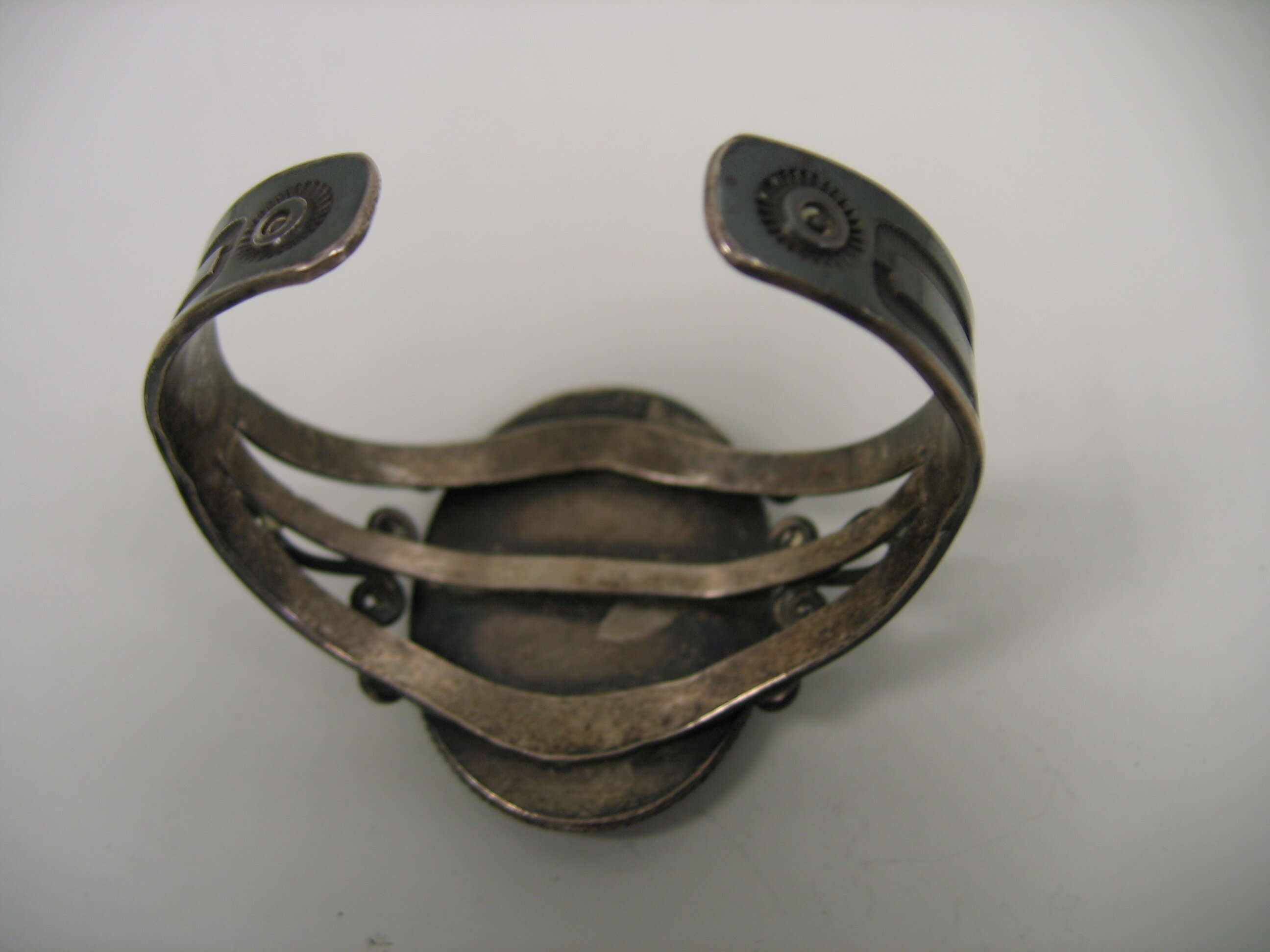 I'd appreciate an opinion of the maker and age of this bid bracelet ...